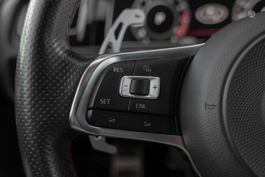 Zils Volkswagen Golf 2017 Viļņa, ar dzinēja tilpumu 1.98 L un nobraukumu 148 tūkst. km par 17900 €, foto 24 vietnē AUTOMOTO.COM.LV