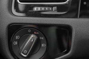 Zils Volkswagen Golf 2017 Viļņa, ar dzinēja tilpumu 1.98 L un nobraukumu 148 tūkst. km par 17900 €, foto 26 vietnē AUTOMOTO.COM.LV