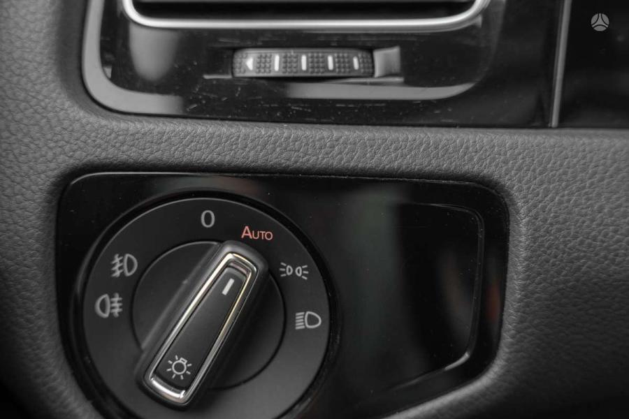 Zils Volkswagen Golf 2017 Viļņa, ar dzinēja tilpumu 1.98 L un nobraukumu 148 tūkst. km par 17900 €, foto 26 vietnē AUTOMOTO.COM.LV