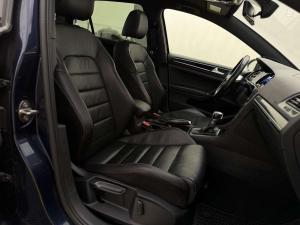 Zils Volkswagen Golf 2017 Viļņa, ar dzinēja tilpumu 1.98 L un nobraukumu 130 tūkst. km par 13400 €, foto 13 vietnē AUTOMOTO.COM.LV