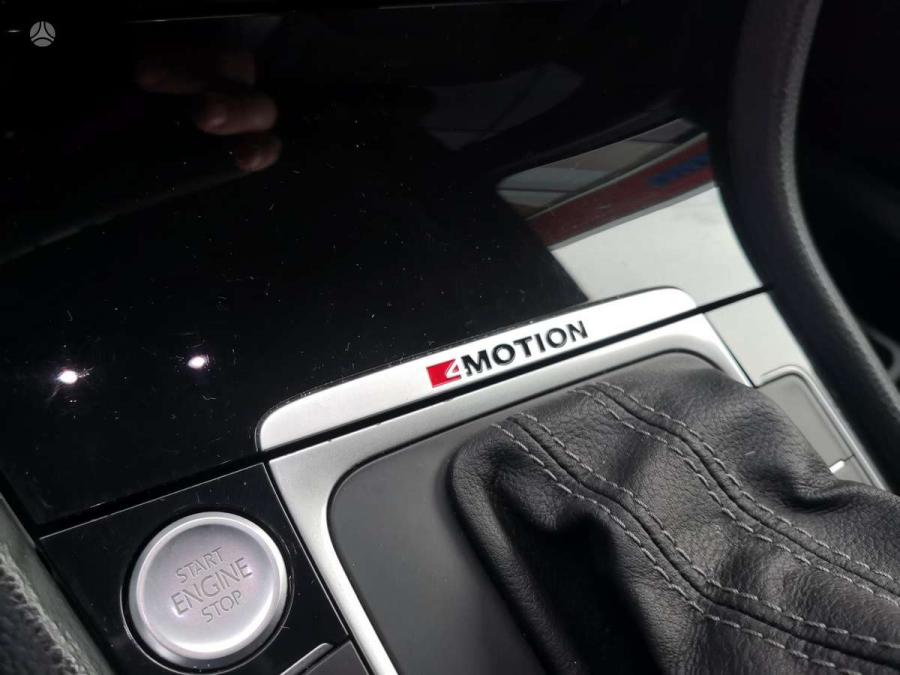 Blue Volkswagen Golf 2017 in Marijampole, with an engine capacity of 1.98 L and mileage of 148 thousand km for 23500 €, photo 12 on AUTOMOTO.COM.LV
