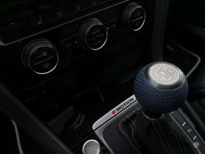 Blue Volkswagen Golf 2017 in Marijampole, with an engine capacity of 1.98 L and mileage of 148 thousand km for 23500 €, photo 25 on AUTOMOTO.COM.LV