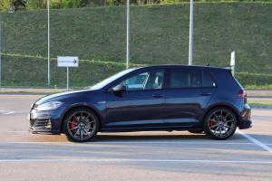 Zils Volkswagen Golf 2017 Viļņa, ar dzinēja tilpumu 1.98 L un nobraukumu 122 tūkst. km par 13500 €, foto 5 vietnē AUTOMOTO.COM.LV