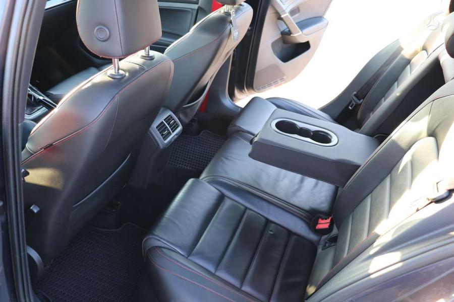 Zils Volkswagen Golf 2017 Viļņa, ar dzinēja tilpumu 1.98 L un nobraukumu 122 tūkst. km par 13500 €, foto 17 vietnē AUTOMOTO.COM.LV