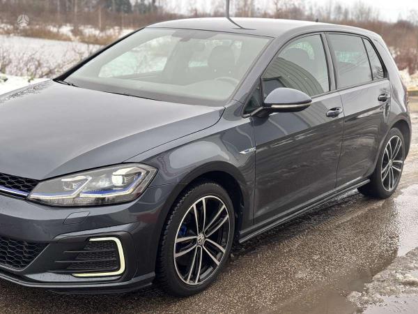 Zils Volkswagen Golf 2018 Tauragė, ar dzinēja tilpumu 1.40 L un nobraukumu 180 tūkst. km par 10500 €, foto 2 vietnē AUTOMOTO.COM.LV