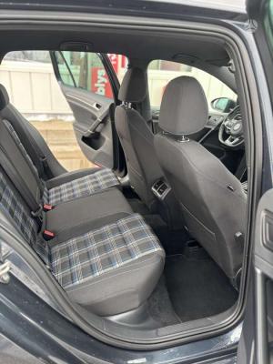 Blue Volkswagen Golf 2018 in Taurage, with an engine capacity of 1.40 L and mileage of 180 thousand km for 10500 €, photo 12 on AUTOMOTO.COM.LV