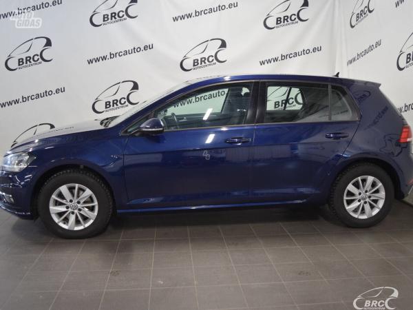 Blue Volkswagen Golf 2018 in Riga, with an engine capacity of 1.60 L and mileage of 51 thousand km for 15800 €, photo 5 on AUTOMOTO.COM.LV