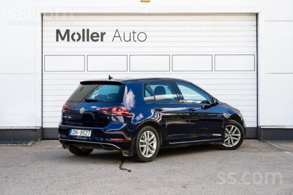 Blue Volkswagen Golf 2018 in Riga, with an engine capacity of 1.50 L and mileage of 111 thousand km for 14950 €, photo 3 on AUTOMOTO.COM.LV