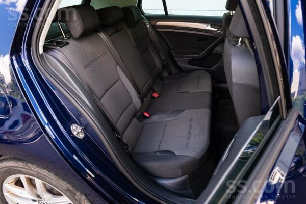 Blue Volkswagen Golf 2018 in Riga, with an engine capacity of 1.50 L and mileage of 111 thousand km for 14950 €, photo 7 on AUTOMOTO.COM.LV
