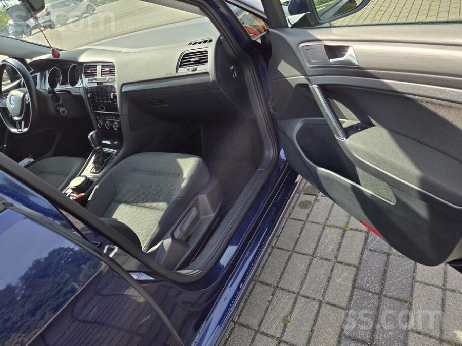 Blue Volkswagen Golf 2018 in Riga, with an engine capacity of 2.00 L and mileage of 127 thousand km for 12500 €, photo 7 on AUTOMOTO.COM.LV