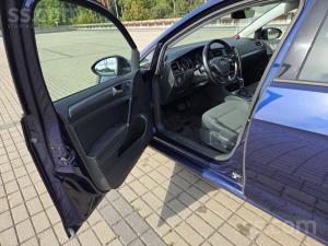 Blue Volkswagen Golf 2018 in Riga, with an engine capacity of 2.00 L and mileage of 127 thousand km for 12500 €, photo 8 on AUTOMOTO.COM.LV