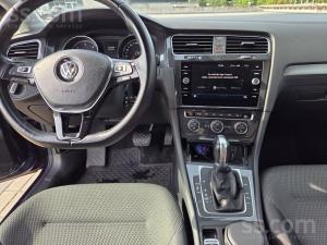 Blue Volkswagen Golf 2018 in Riga, with an engine capacity of 2.00 L and mileage of 127 thousand km for 12500 €, photo 10 on AUTOMOTO.COM.LV