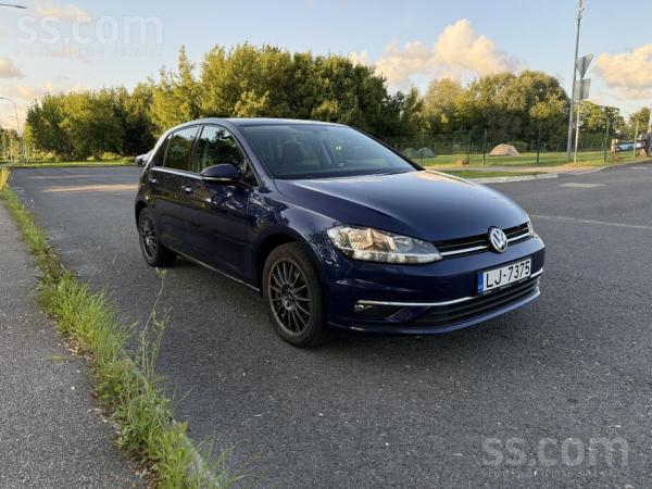 Blue Volkswagen Golf 2018 in Riga, with an engine capacity of 1.40 L and mileage of 114 thousand km for 12800 €, photo 2 on AUTOMOTO.COM.LV