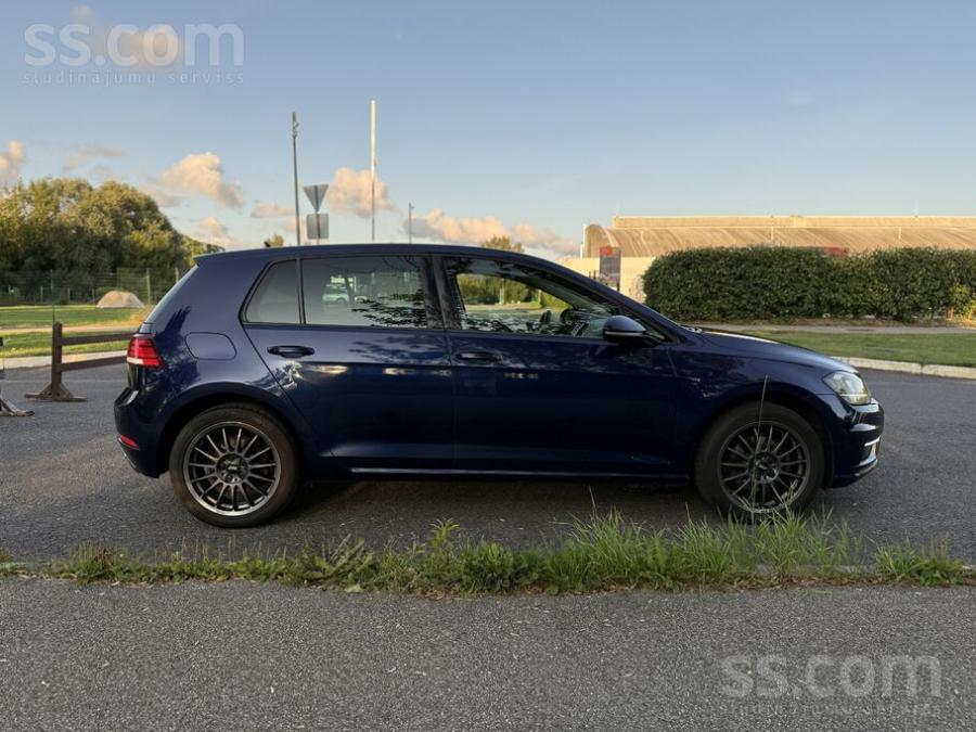 Zils Volkswagen Golf 2018 Rīga, ar dzinēja tilpumu 1.40 L un nobraukumu 114 tūkst. km par 12800 €, foto 8 vietnē AUTOMOTO.COM.LV