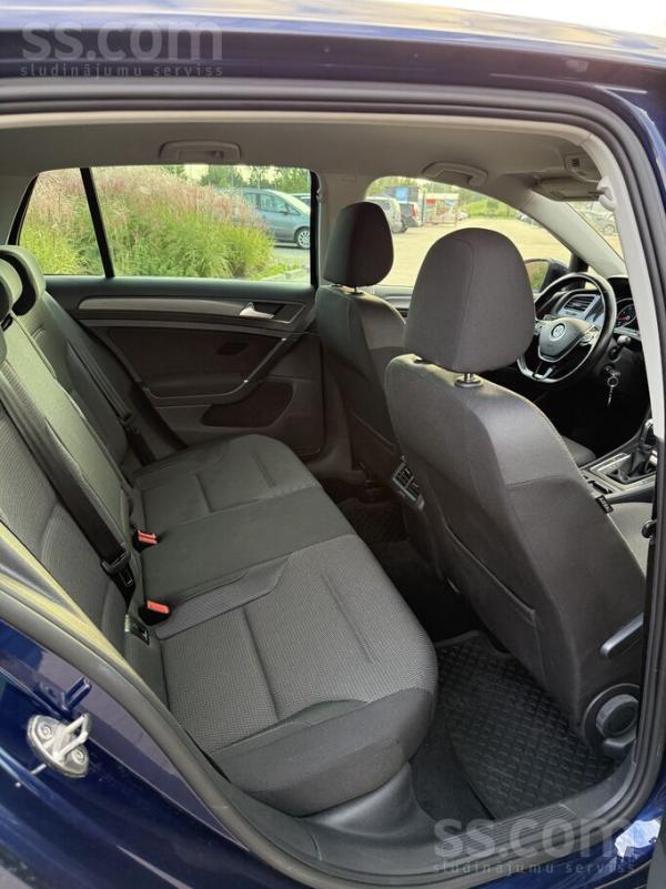 Blue Volkswagen Golf 2018 in Riga, with an engine capacity of 1.40 L and mileage of 114 thousand km for 12590 €, photo 11 on AUTOMOTO.COM.LV