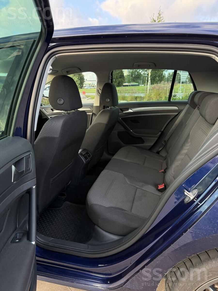 Blue Volkswagen Golf 2018 in Riga, with an engine capacity of 1.40 L and mileage of 114 thousand km for 12590 €, photo 16 on AUTOMOTO.COM.LV