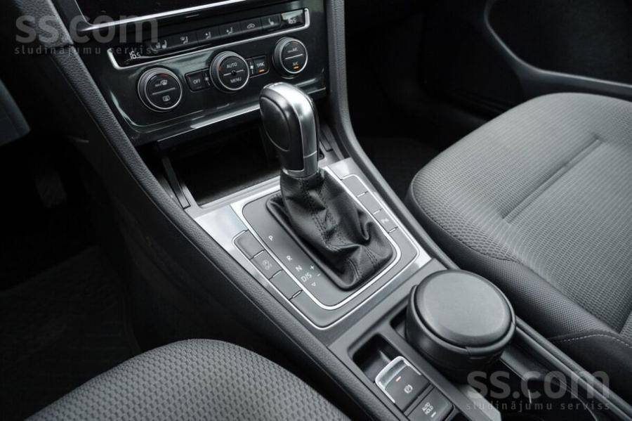 Zils Volkswagen Golf 2018 Rīga, ar dzinēja tilpumu 2.00 L un nobraukumu 127 tūkst. km par 13500 €, foto 12 vietnē AUTOMOTO.COM.LV