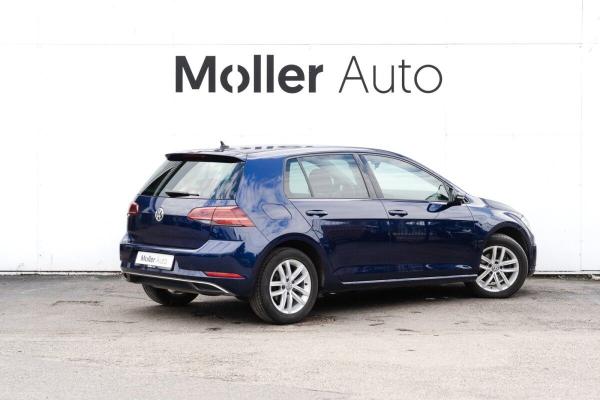 Zils Volkswagen Golf 2018 Rīga, ar dzinēja tilpumu 2.00 L un nobraukumu 127 tūkst. km par 13500 €, foto 5 vietnē AUTOMOTO.COM.LV