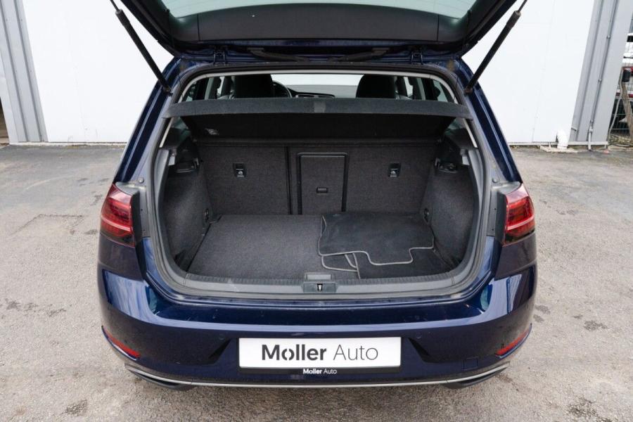 Zils Volkswagen Golf 2018 Rīga, ar dzinēja tilpumu 2.00 L un nobraukumu 127 tūkst. km par 13500 €, foto 21 vietnē AUTOMOTO.COM.LV