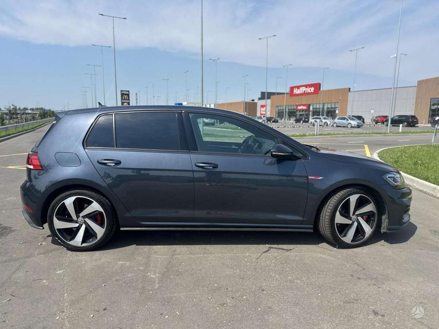 Zils Volkswagen Golf 2018 Kauņa, ar dzinēja tilpumu 1.98 L un nobraukumu 85 tūkst. km par 18999 €, foto 7 vietnē AUTOMOTO.COM.LV