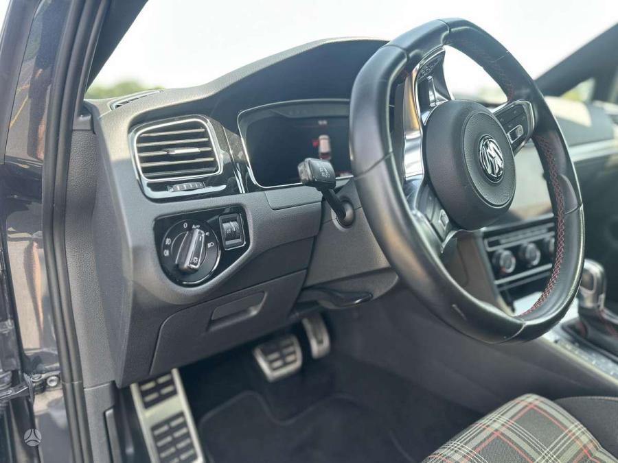 Zils Volkswagen Golf 2018 Kauņa, ar dzinēja tilpumu 1.98 L un nobraukumu 85 tūkst. km par 18999 €, foto 13 vietnē AUTOMOTO.COM.LV