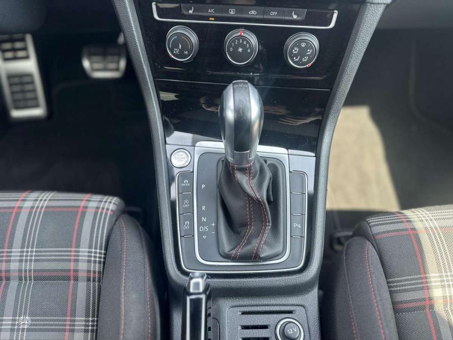 Zils Volkswagen Golf 2018 Kauņa, ar dzinēja tilpumu 1.98 L un nobraukumu 85 tūkst. km par 18999 €, foto 19 vietnē AUTOMOTO.COM.LV