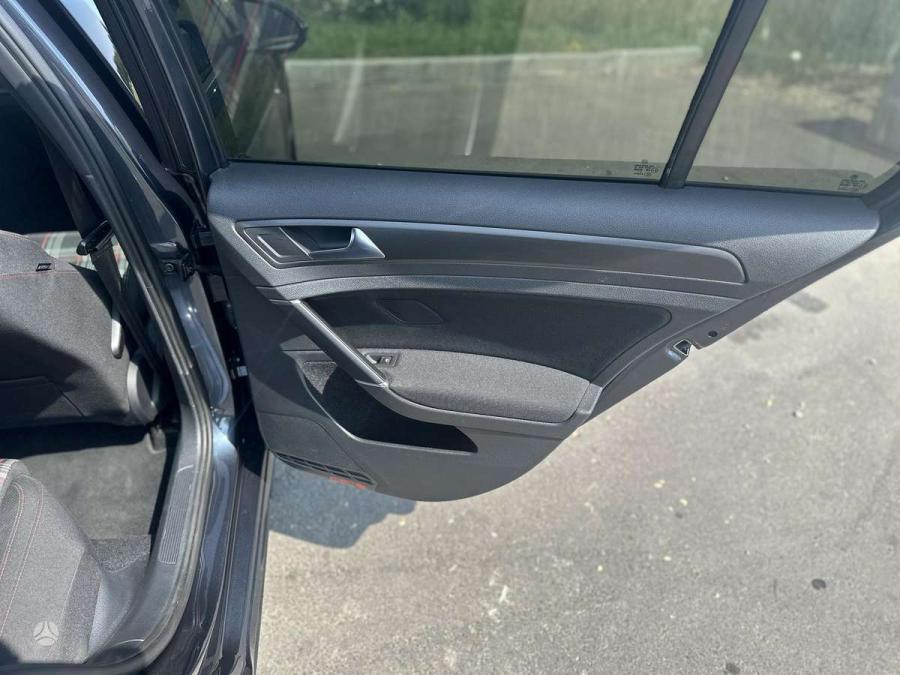 Zils Volkswagen Golf 2018 Kauņa, ar dzinēja tilpumu 1.98 L un nobraukumu 85 tūkst. km par 18999 €, foto 24 vietnē AUTOMOTO.COM.LV