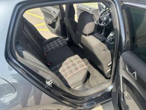 Zils Volkswagen Golf 2018 Kauņa, ar dzinēja tilpumu 1.98 L un nobraukumu 85 tūkst. km par 18999 €, foto 25 vietnē AUTOMOTO.COM.LV