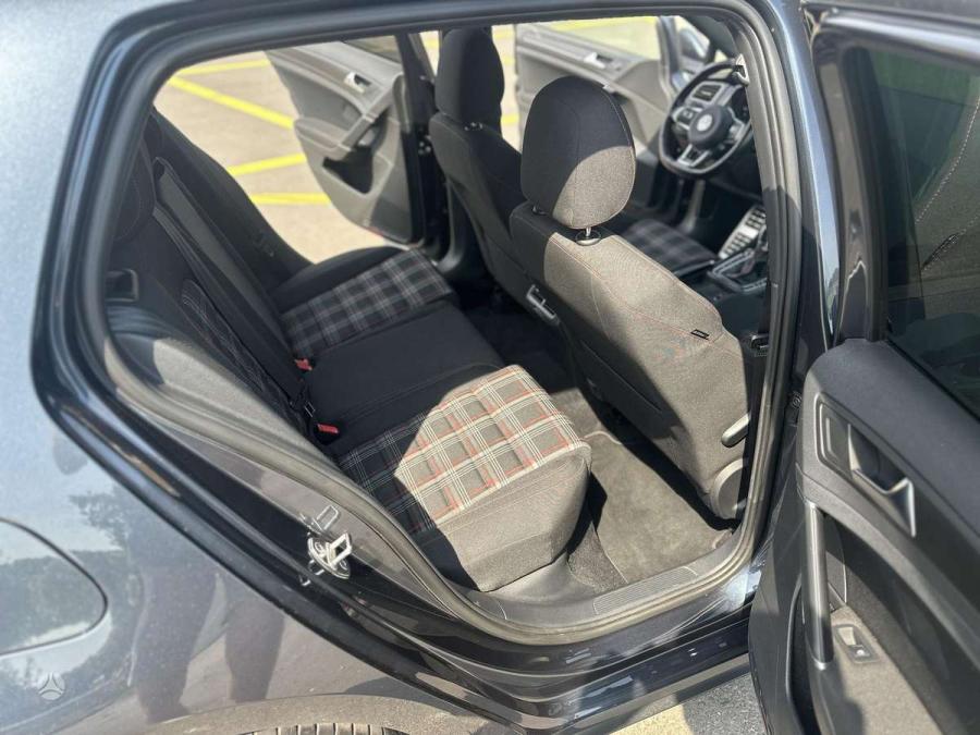 Zils Volkswagen Golf 2018 Kauņa, ar dzinēja tilpumu 1.98 L un nobraukumu 85 tūkst. km par 18999 €, foto 25 vietnē AUTOMOTO.COM.LV