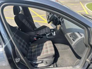 Zils Volkswagen Golf 2018 Kauņa, ar dzinēja tilpumu 1.98 L un nobraukumu 85 tūkst. km par 18999 €, foto 27 vietnē AUTOMOTO.COM.LV