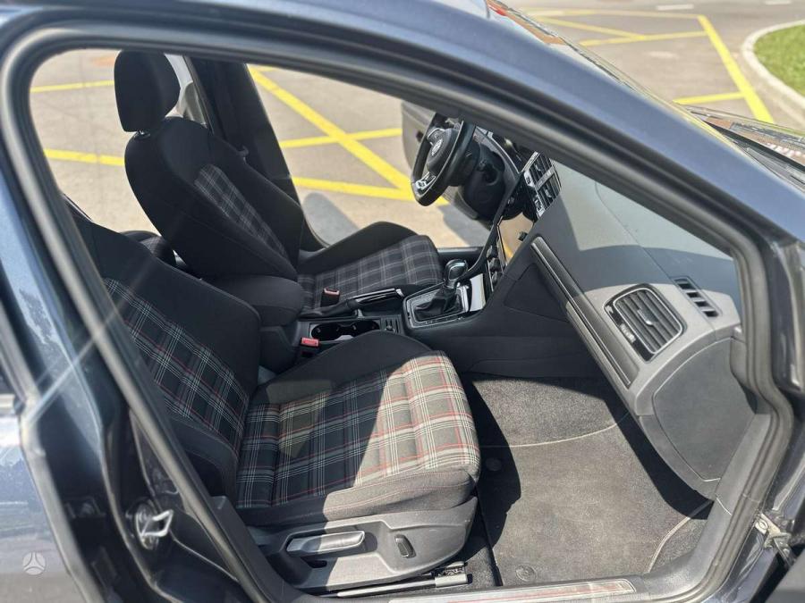 Zils Volkswagen Golf 2018 Kauņa, ar dzinēja tilpumu 1.98 L un nobraukumu 85 tūkst. km par 18999 €, foto 27 vietnē AUTOMOTO.COM.LV