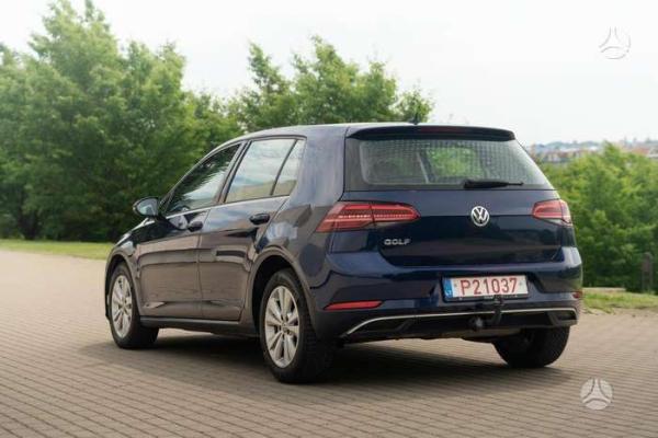 Blue Volkswagen Golf 2019 in Vilnius, with an engine capacity of 1.60 L and mileage of 155 thousand km for 11900 €, photo 6 on AUTOMOTO.COM.LV