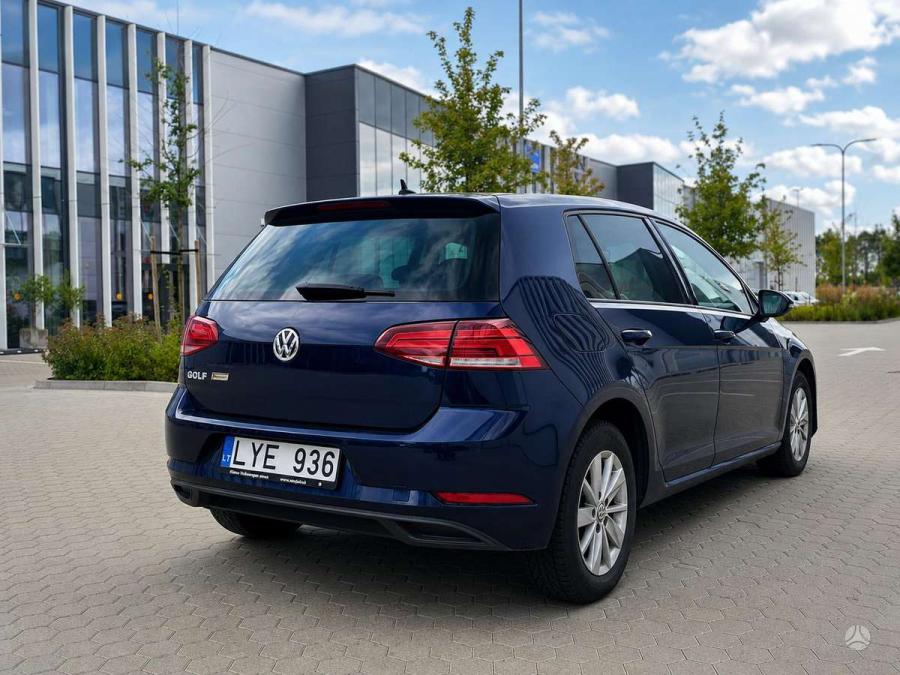 Blue Volkswagen Golf 2020 in Vilnius, with an engine capacity of 1.60 L and mileage of 168 thousand km for 9299 €, photo 4 on AUTOMOTO.COM.LV
