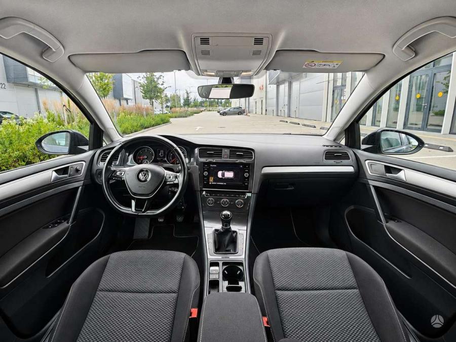 Blue Volkswagen Golf 2020 in Vilnius, with an engine capacity of 1.60 L and mileage of 168 thousand km for 9299 €, photo 6 on AUTOMOTO.COM.LV
