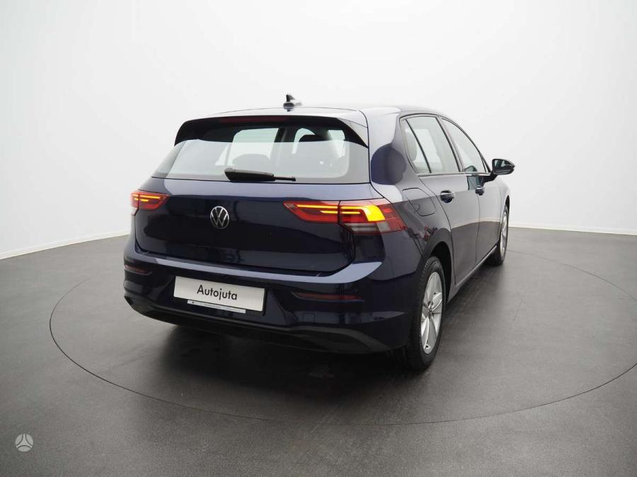 Blue Volkswagen Golf 2021 in Vilnius, with an engine capacity of 1.50 L and mileage of 147 thousand km for 15600 €, photo 4 on AUTOMOTO.COM.LV