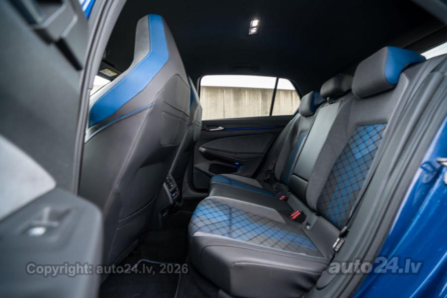 Blue Volkswagen Golf 2021 in Tartu, with an engine capacity of 2.00 L and mileage of 63 thousand km for 35900 €, photo 16 on AUTOMOTO.COM.LV