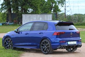Blue Volkswagen Golf 2021 in Tallinn, with an engine capacity of 2.00 L and mileage of 70 thousand km for 33500 €, photo 4 on AUTOMOTO.COM.LV