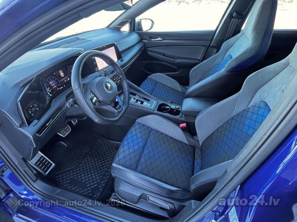 Blue Volkswagen Golf 2021 in Tallinn, with an engine capacity of 2.00 L and mileage of 70 thousand km for 33500 €, photo 8 on AUTOMOTO.COM.LV