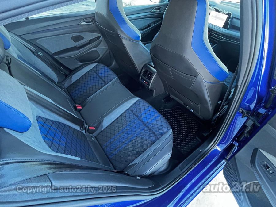 Blue Volkswagen Golf 2021 in Tallinn, with an engine capacity of 2.00 L and mileage of 70 thousand km for 33500 €, photo 12 on AUTOMOTO.COM.LV