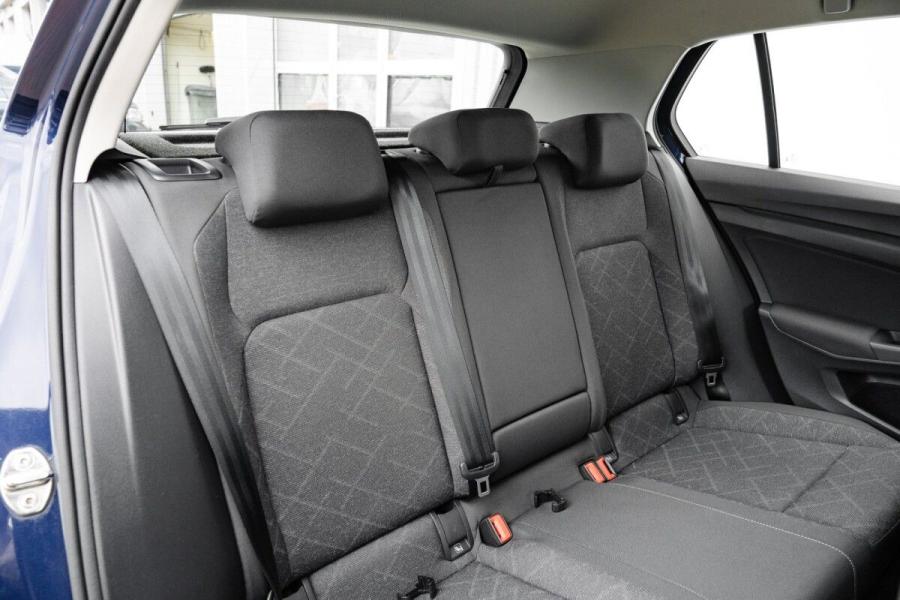 Zils Volkswagen Golf 2021 Rīga, ar dzinēja tilpumu 1.50 L un nobraukumu 152 tūkst. km par 15850 €, foto 24 vietnē AUTOMOTO.COM.LV
