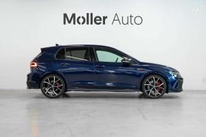 Blue Volkswagen Golf 2021 in Vilnius, with an engine capacity of 2.00 L and mileage of 53 thousand km for 30900 €, photo 5 on AUTOMOTO.COM.LV