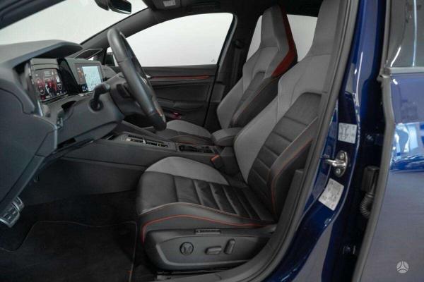 Blue Volkswagen Golf 2021 in Vilnius, with an engine capacity of 2.00 L and mileage of 53 thousand km for 30900 €, photo 7 on AUTOMOTO.COM.LV