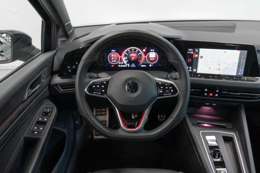 Blue Volkswagen Golf 2021 in Vilnius, with an engine capacity of 2.00 L and mileage of 53 thousand km for 30900 €, photo 10 on AUTOMOTO.COM.LV