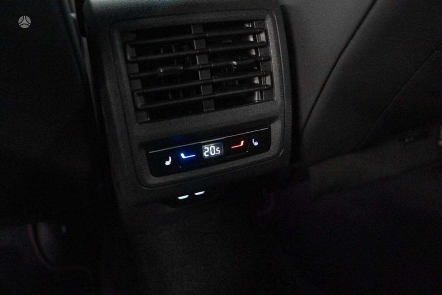 Blue Volkswagen Golf 2021 in Vilnius, with an engine capacity of 2.00 L and mileage of 53 thousand km for 30900 €, photo 25 on AUTOMOTO.COM.LV