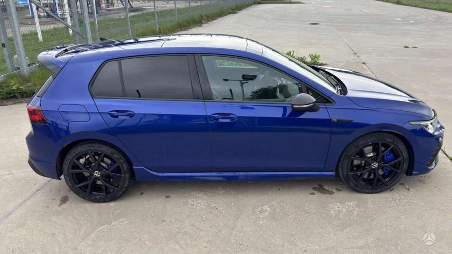 Blue Volkswagen Golf 2021 in Jonava, with an engine capacity of 1.98 L and mileage of 34 thousand km for 23400 €, photo 14 on AUTOMOTO.COM.LV