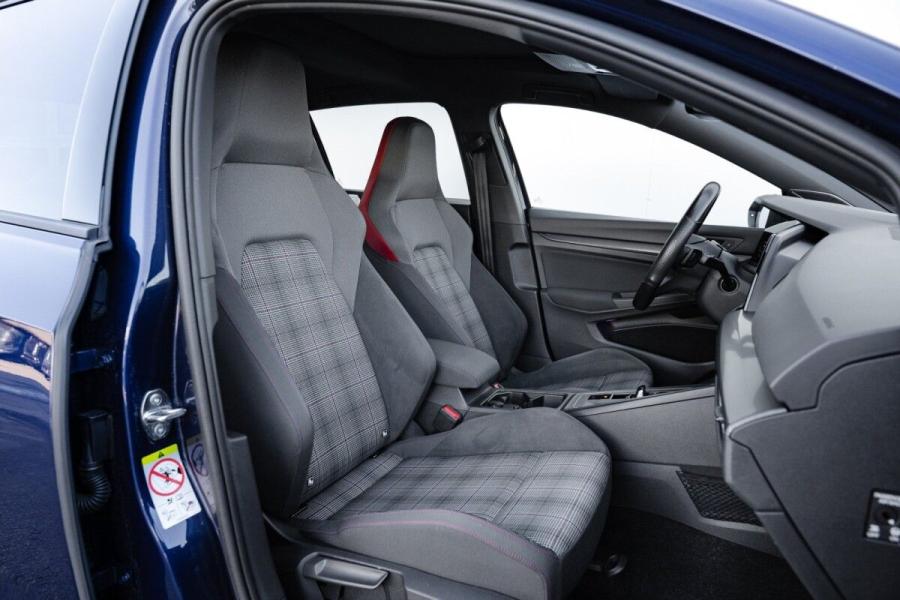 Zils Volkswagen Golf 2021 Rīga, ar dzinēja tilpumu 2.00 L un nobraukumu 75 tūkst. km par 27500 €, foto 8 vietnē AUTOMOTO.COM.LV