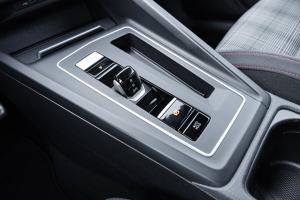 Zils Volkswagen Golf 2021 Rīga, ar dzinēja tilpumu 2.00 L un nobraukumu 75 tūkst. km par 27500 €, foto 16 vietnē AUTOMOTO.COM.LV