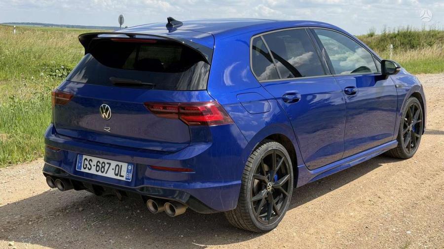 Blue Volkswagen Golf 2021 in Jonava, with an engine capacity of 1.98 L and mileage of 34 thousand km for 23600 €, photo 1 on AUTOMOTO.COM.LV