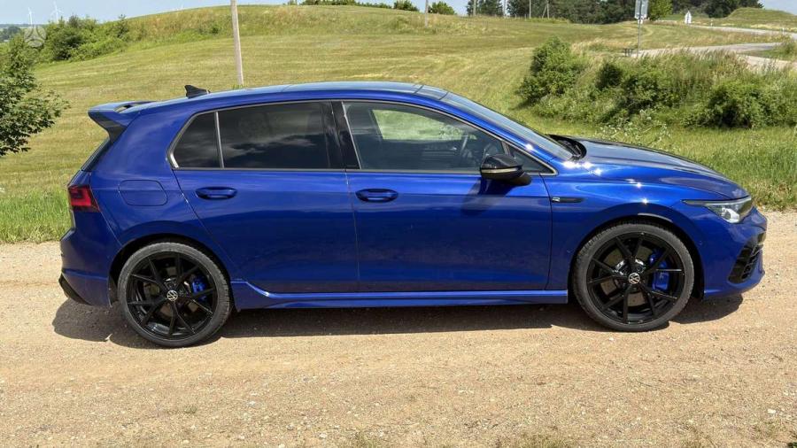 Blue Volkswagen Golf 2021 in Jonava, with an engine capacity of 1.98 L and mileage of 34 thousand km for 23600 €, photo 3 on AUTOMOTO.COM.LV