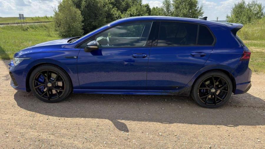 Blue Volkswagen Golf 2021 in Jonava, with an engine capacity of 1.98 L and mileage of 34 thousand km for 23600 €, photo 14 on AUTOMOTO.COM.LV